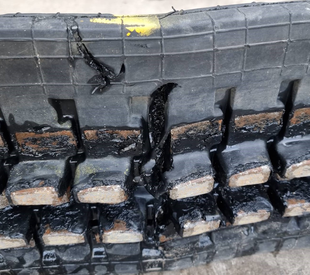 5 signs its time to change your rubber tracks! | TKV